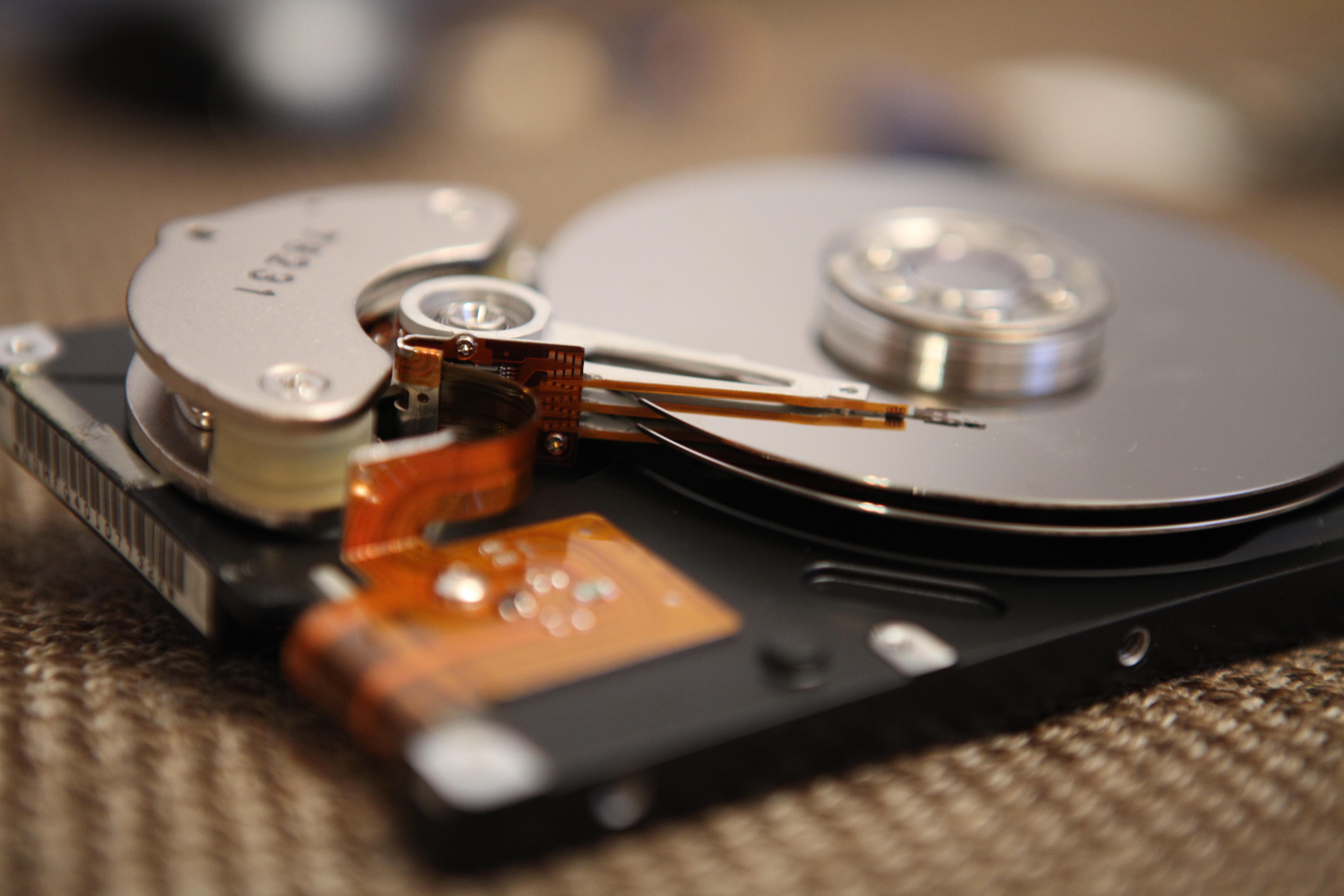 Harta dan Hardisk | Sudut Lancip